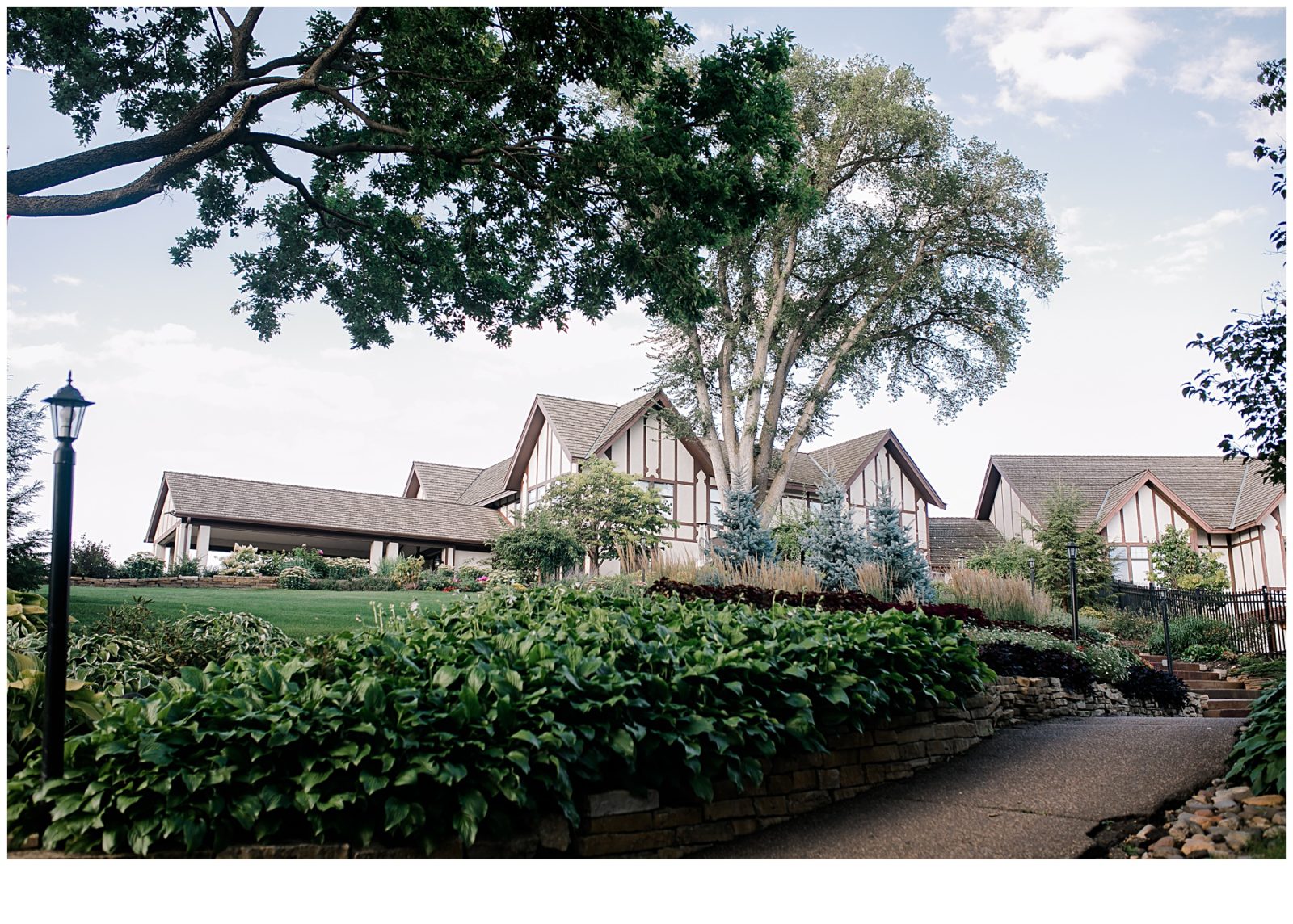 Wayzata Country Club Wedding: Camille + Mitch | blog.mackenzieorth.com